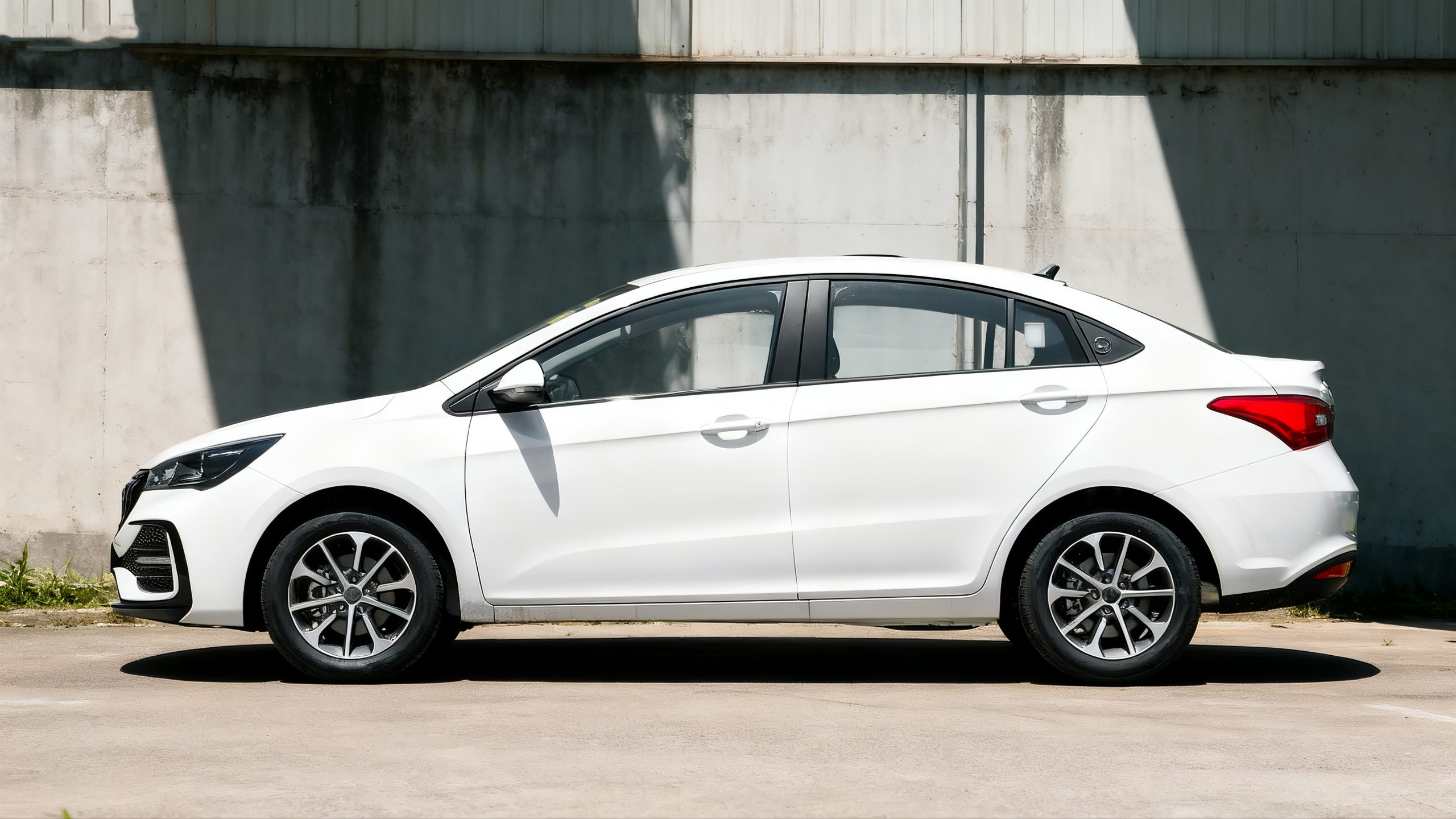 Arrizo5 Manual White 2025 - HSX Auto